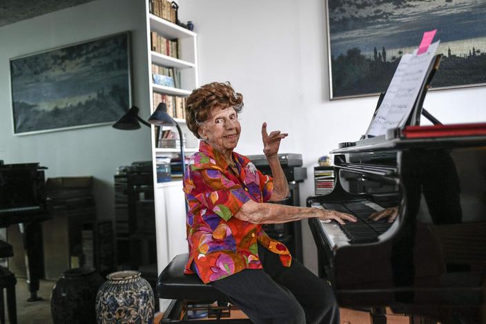 À 108 ans, la pianiste Colette Maze défie le temps et sort un nouvel album