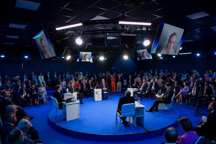 L’apparition inattendue des filles de Vladimir Poutine, Maria et ...