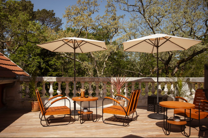 Cachée dans les Landes, une demeure classée devenue refuge chic et ...