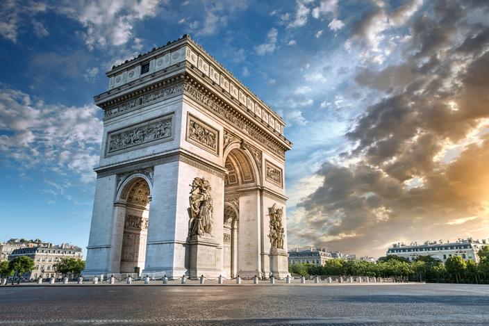 Journée mondiale des animaux, marche sur les Champs-Élysées ...