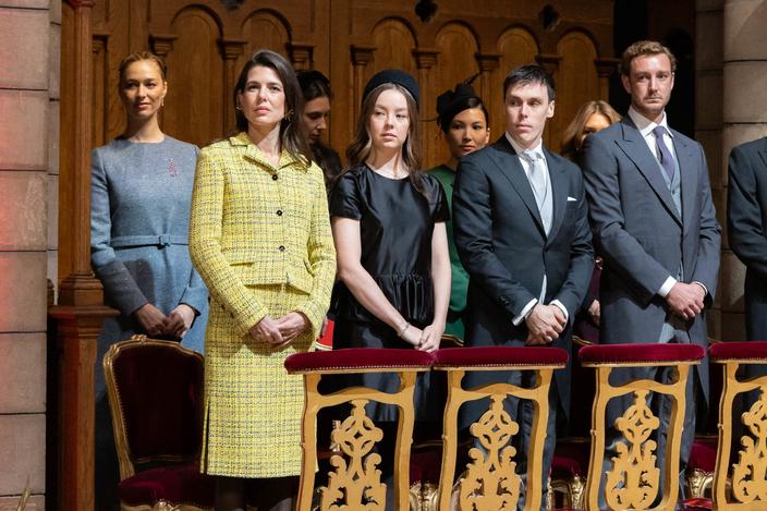 En bibi et robe courte Prada, Alexandra de Hanovre confirme son statut ...