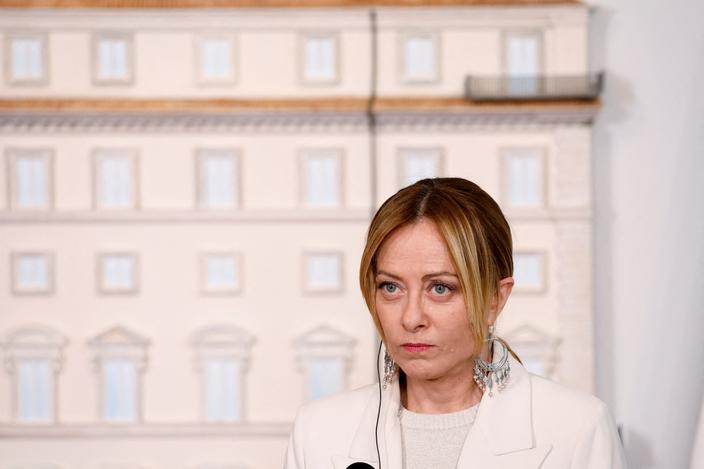 Attaque à la voiture bélier à Modène en Italie : Giorgia Meloni se rend ...
