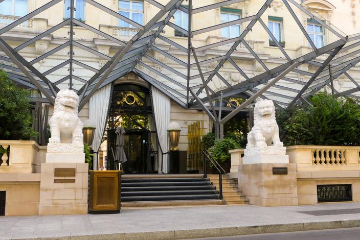 Qui possède les principaux palaces français et pour quel montant ont ...