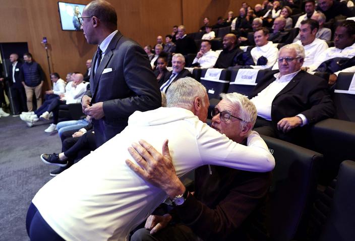 Équipe de France : la légende Aimé Jacquet en visite à Clairefontaine
