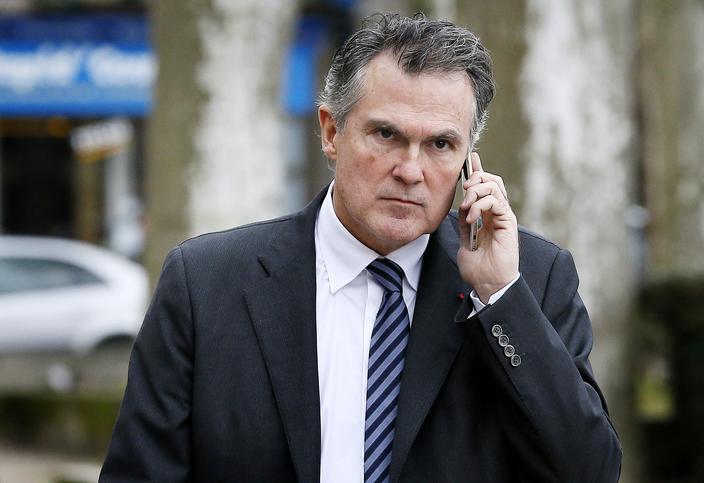 Qui est Bruno Pelat, le compagnon d’Iris Mittenaere qu’elle accuse de ...