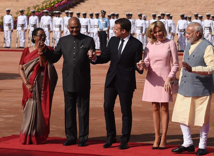 Emmanuel et Brigitte Macron de retour en Inde : leur photo devant le ...