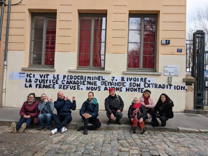 Extradition de Joannes Rivoire: des victimes de pédophilie manifestent ...