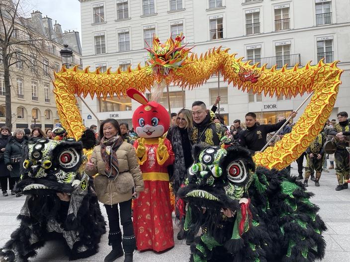 Dans les coulisses du défilé du Nouvel an chinois à Paris