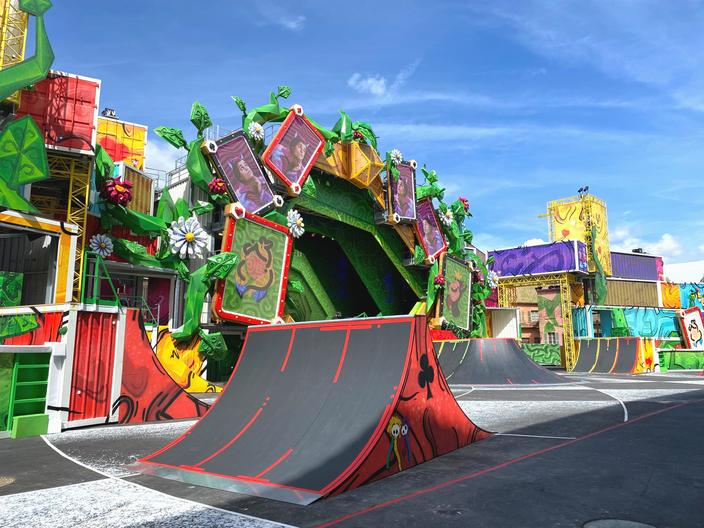 Disneyland Paris : on a vu le nouveau spectacle sur Alice au pays des ...