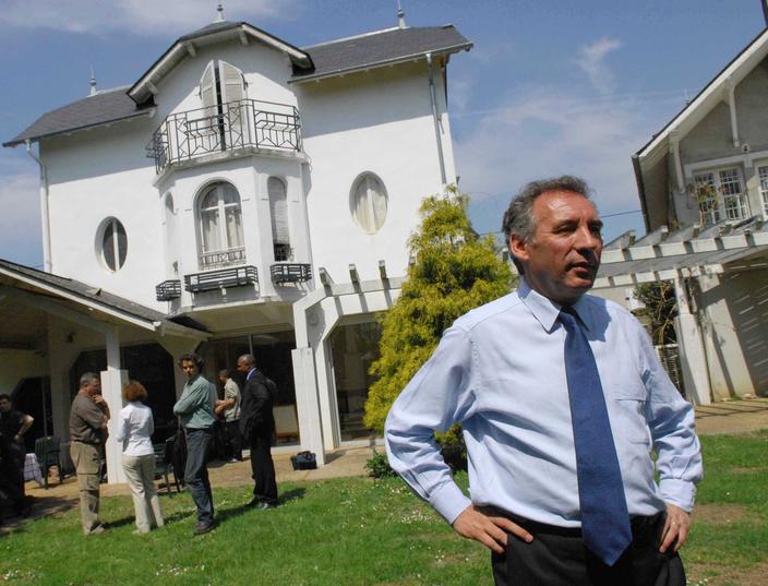 François Bayrou Premier ministre : découvrez sa maison de campagne, qui ...