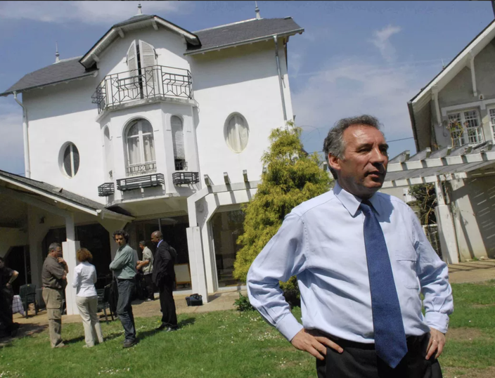 François Bayrou : chevaux, ruches… Sa “Maison Blanche” dans un village ...