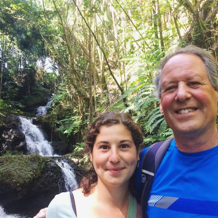 L’histoire d’Annie Altman, la petite sœur du fondateur de ChatGPT, qu ...