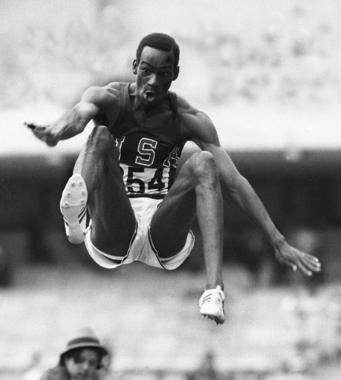 La médaille d'or olympique de Bob Beamon vendue pour 441.000 dollars