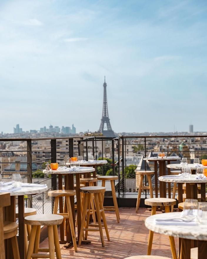 8 rooftops parisiens pour profiter des soirées jusqu’à la fin de l’été