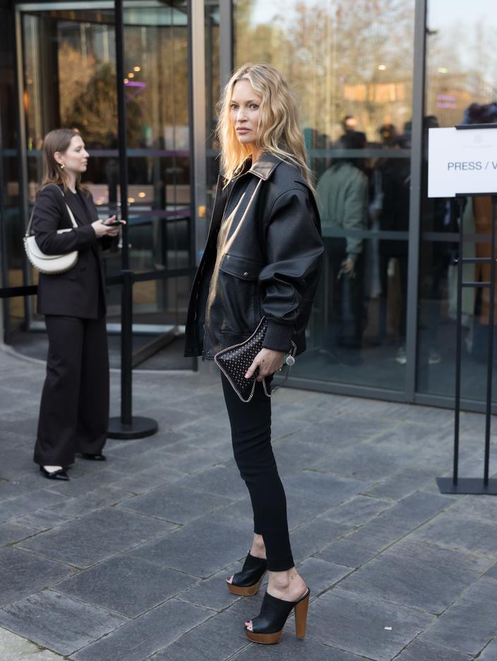 Pourquoi tout le monde a les yeux rivés sur Kate Moss depuis son ...