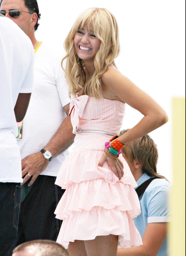 20 ans plus tard, Miley Cyrus fait revivre le personnage iconique d ...