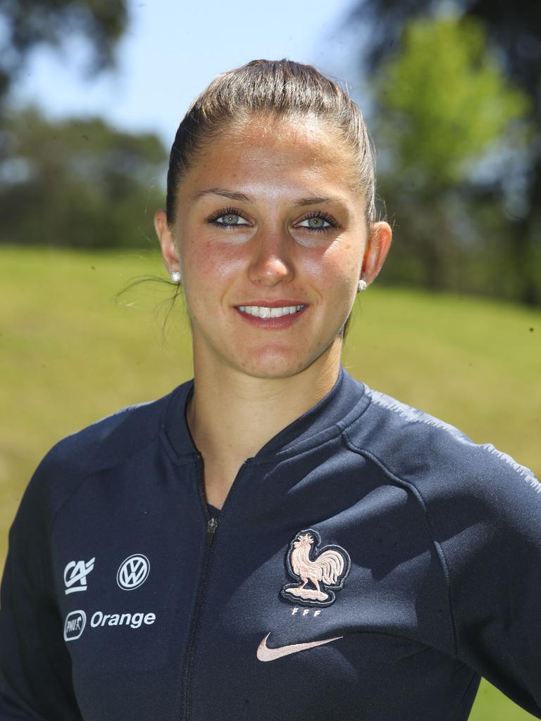 Ève Périsset : Biographie et actualités