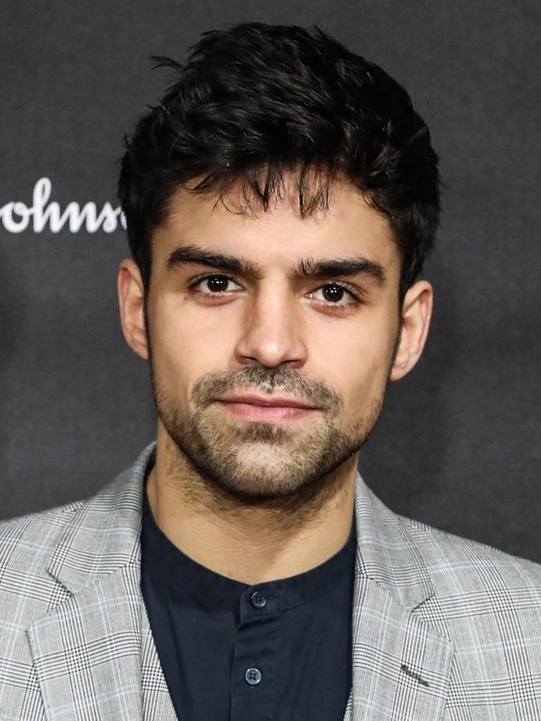 Sean Teale : Biographie et actualités