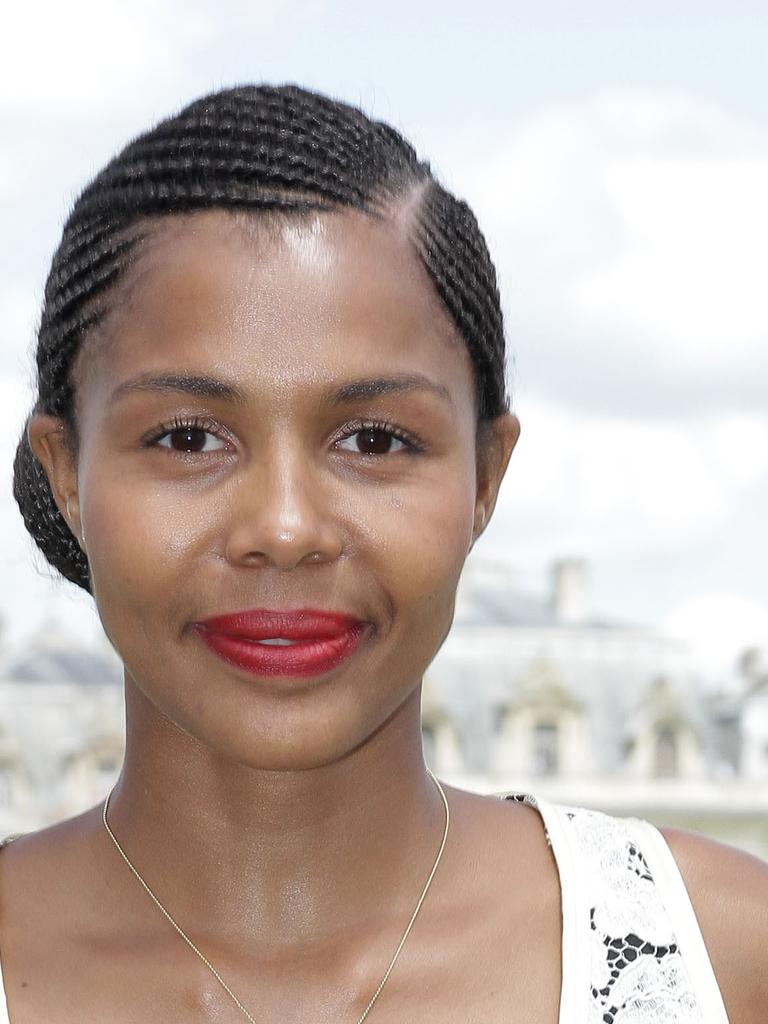 Ayo : Biographie et actualités