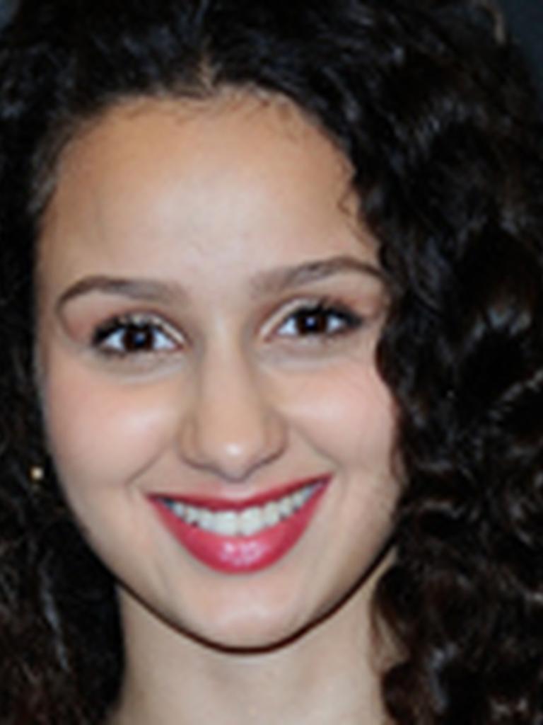 Oulaya Amamra : Biographie
