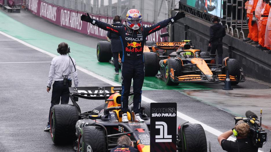Formule 1 : revivez la folle victoire de Verstappen au Brésil devant ...