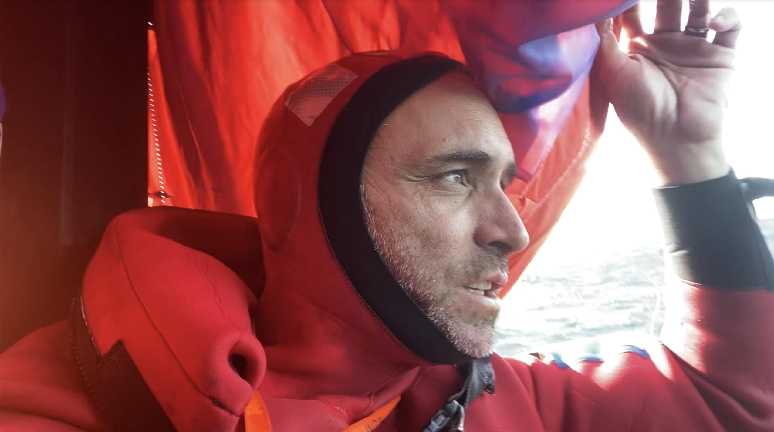 Tout savoir sur la combinaison qui sauve les marins en perdition depuis ...