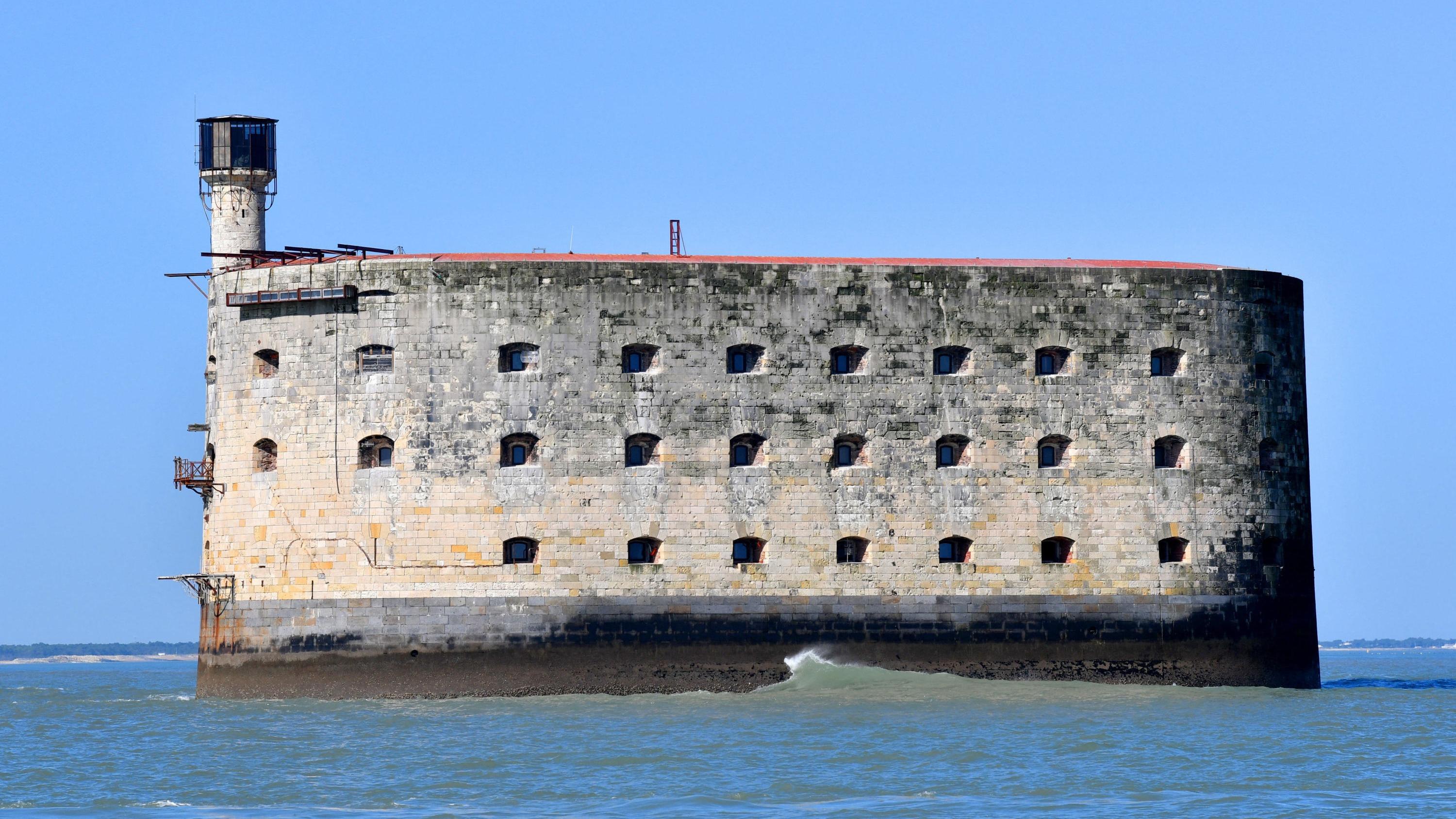 «Fort Boyard» : les secrets d'un monument de la télévision française