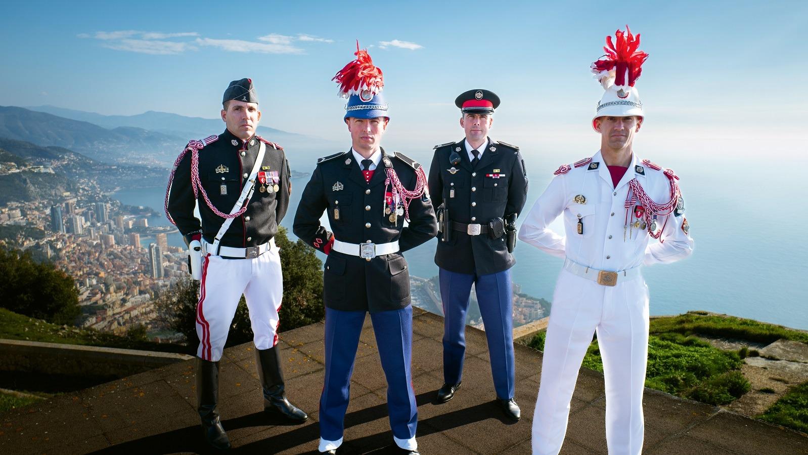 Avec l'une des plus petites armées au monde: à Monaco, les carabiniers ...