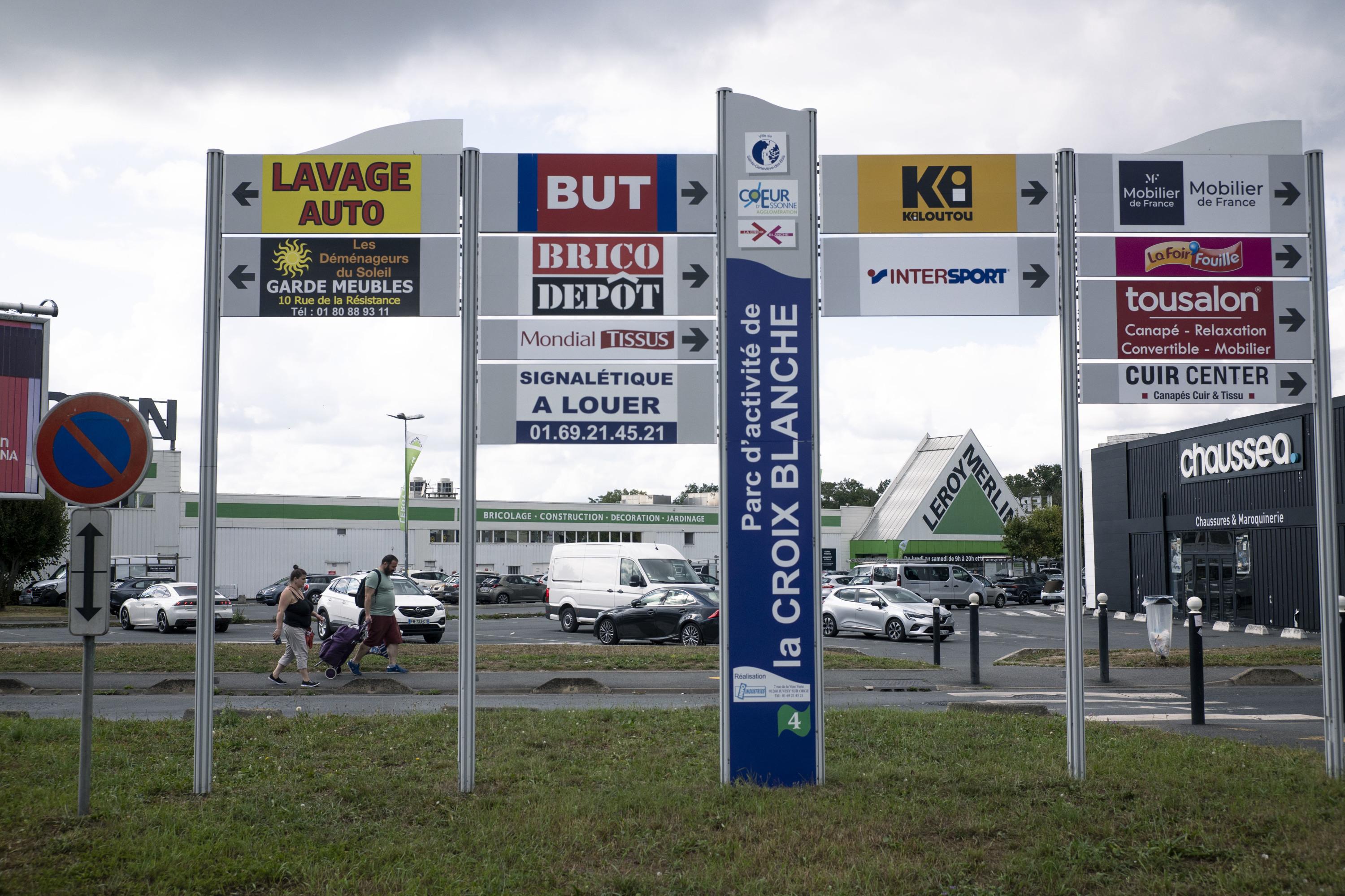 Plongée dans cette «France moche» pointée par le gouvernement
