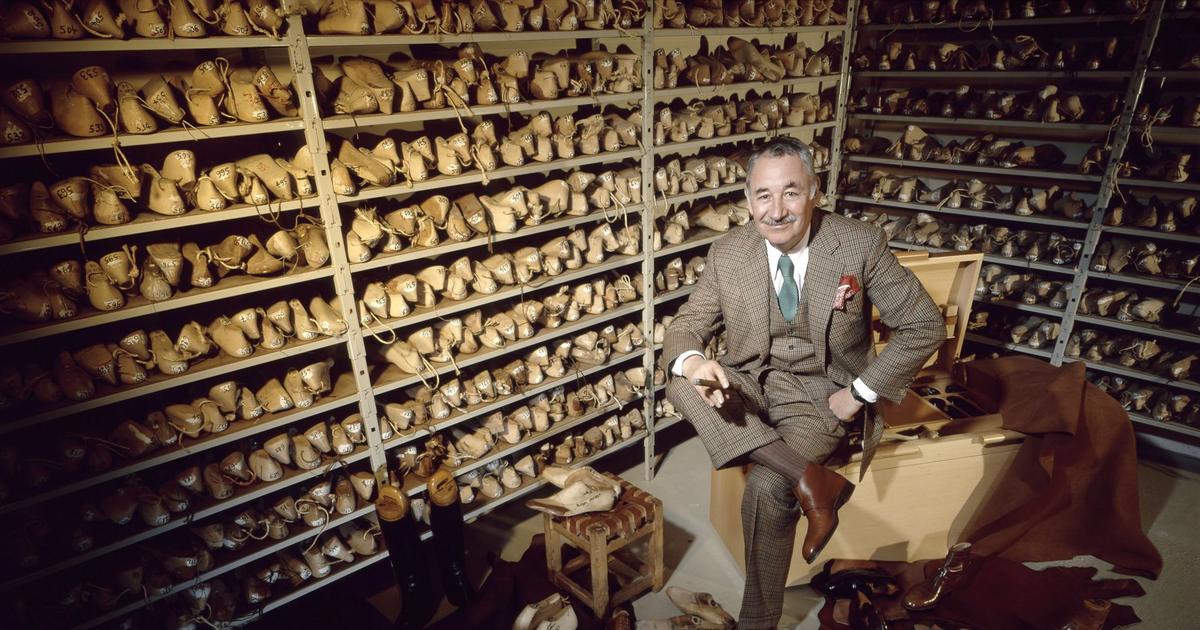 John Lobb, le chausseur sachant chausser Philippe Noiret