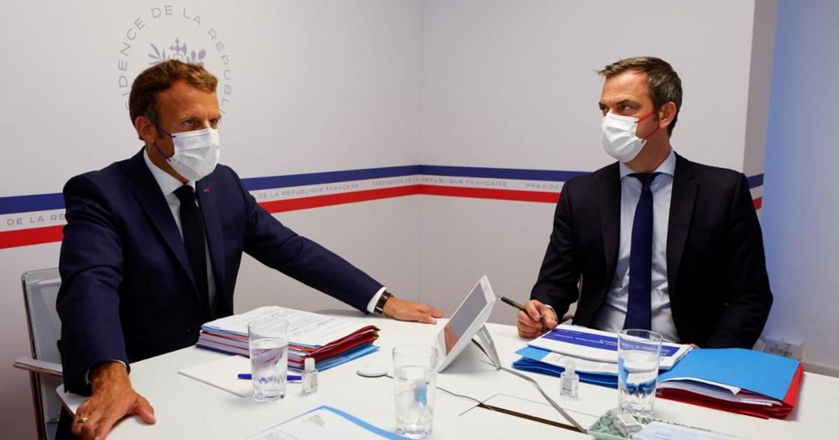 Troisième dose: Emmanuel Macron veut accélérer le rythme