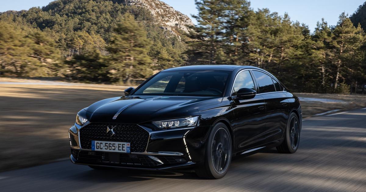 DS9 E-Tense 360, porte-drapeau tricolore