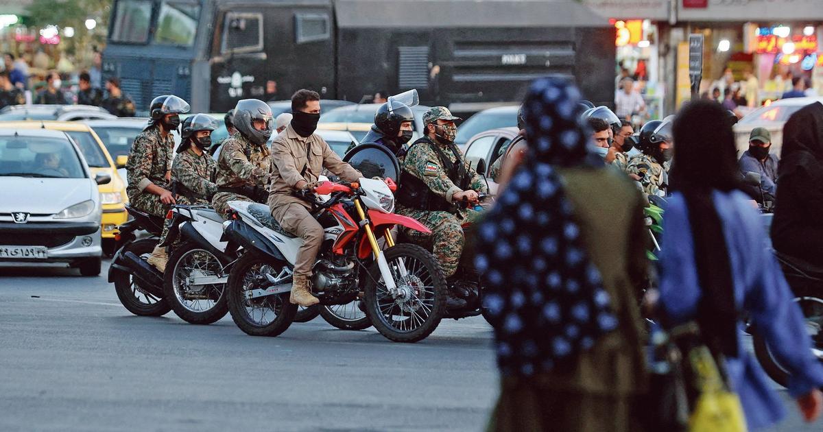 Iran: face à la révolte, le régime choisit la fuite en avant