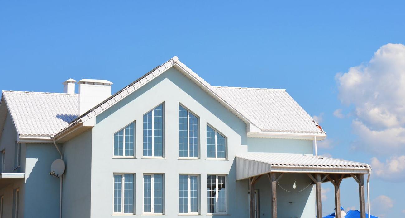 Peindre son toit en blanc permet de réduire la chaleur jusqu’à deux ...