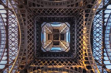 La tour Eiffel au fil des époques