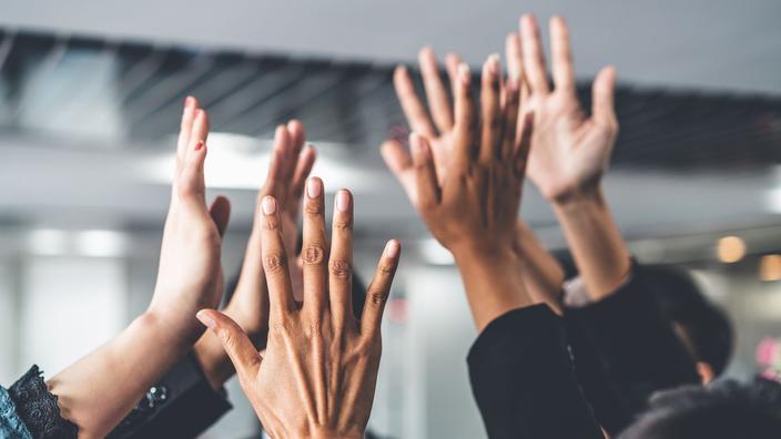 Quand utiliser les pronoms «on» et «nous»?