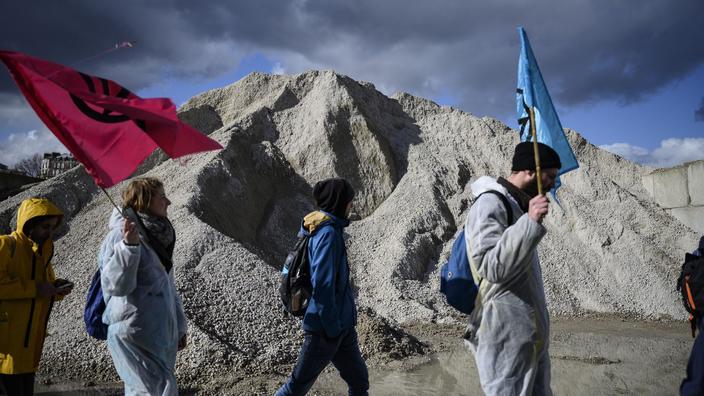 Cimenterie Lafarge attaquée: l’écoterrorisme est déjà en action