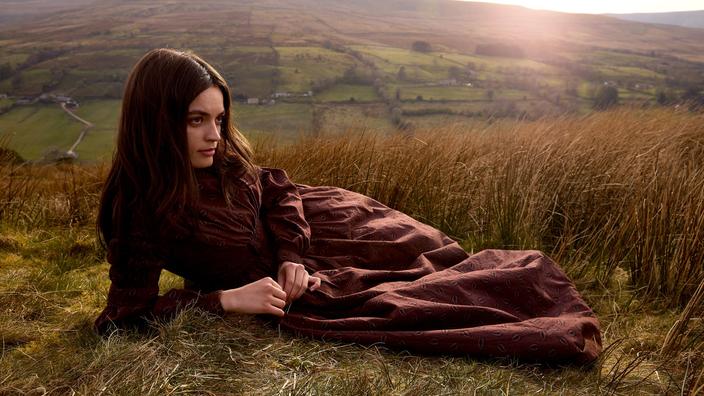 Emma Mackey, d’une enfance clownesque à une actrice irrésistible