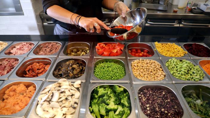 Offre variée, prix accessibles: la restauration rapide en plein boom