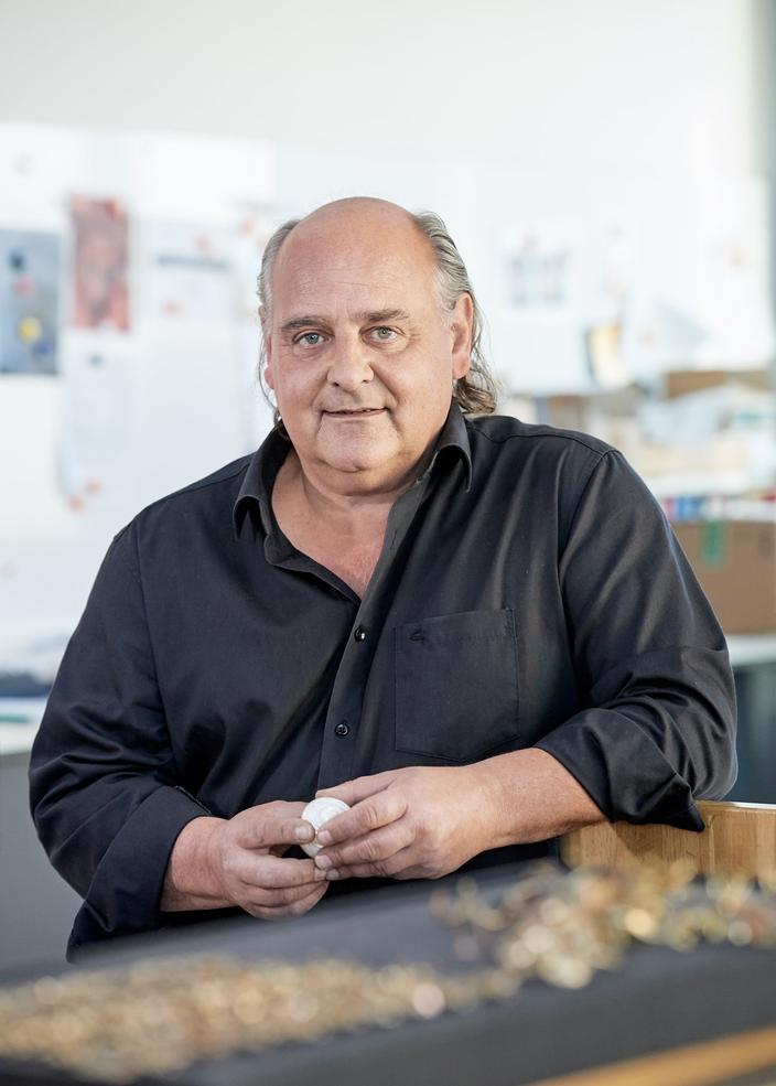 Patrick Goossens: «Mon père a inventé le bijou couture avec Chanel et ...