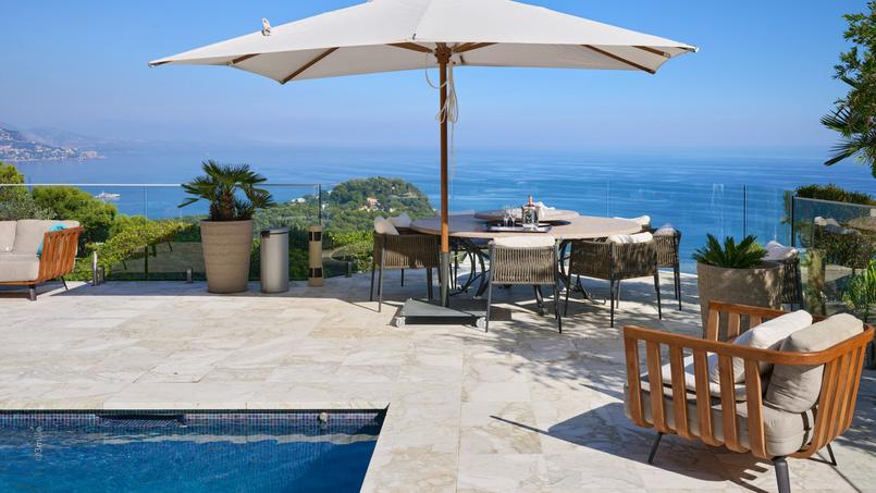 À Saint-Jean-Cap-Ferrat, cette villa avec funiculaire privé est à ...