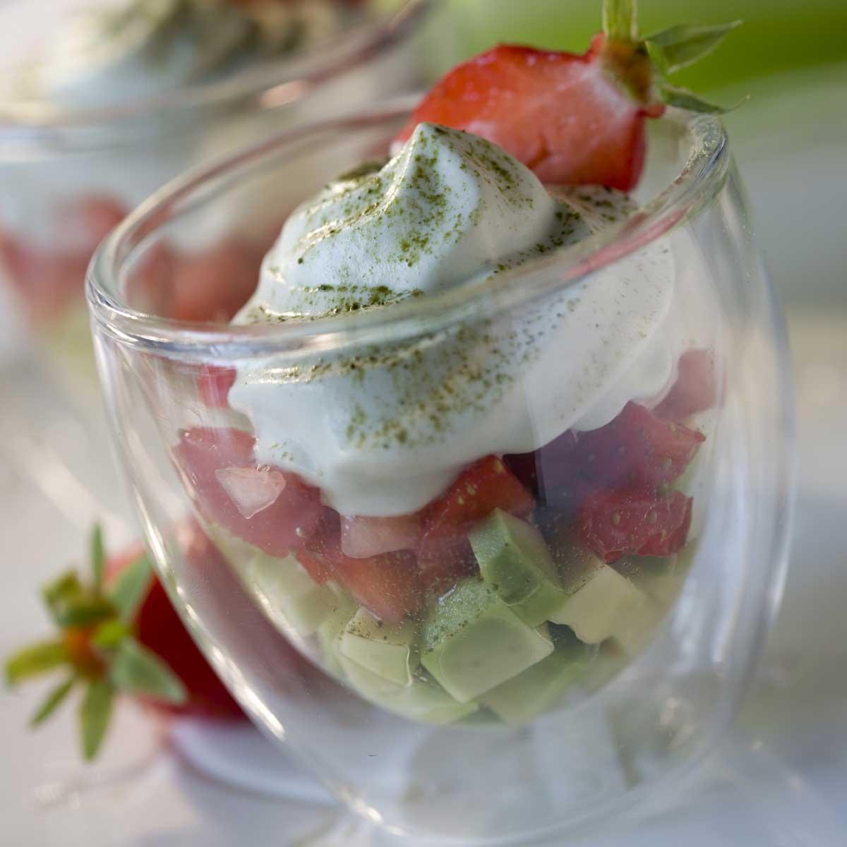 Recette avocat sucré fraises et chantilly - Cuisine / Madame Figaro