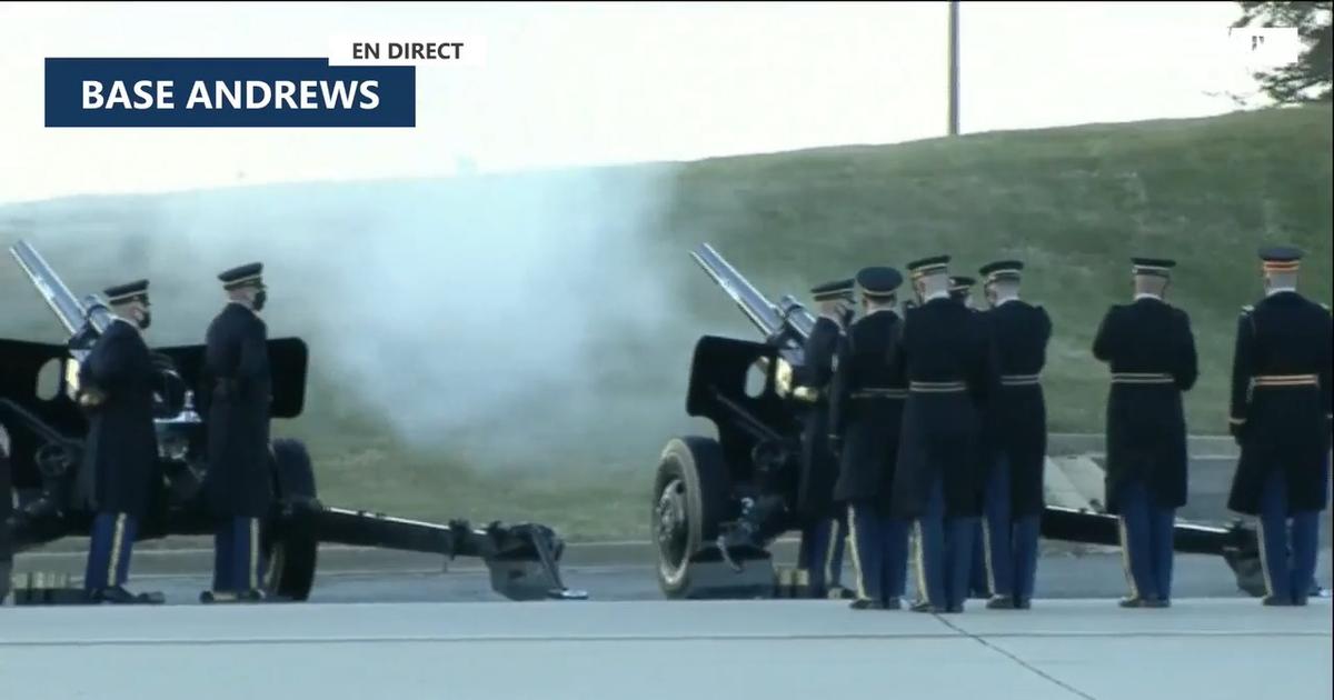 États-Unis: Donald Trump reçoit les honneurs militaires sur la base d ...