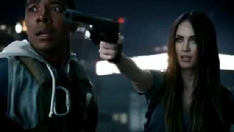 Megan Fox en sniper pour le jeu vidéo "Call of Duty : Ghosts"