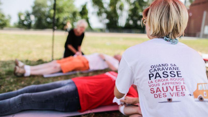 Après les attentats, la pose d'un garrot revient dans les formations ...