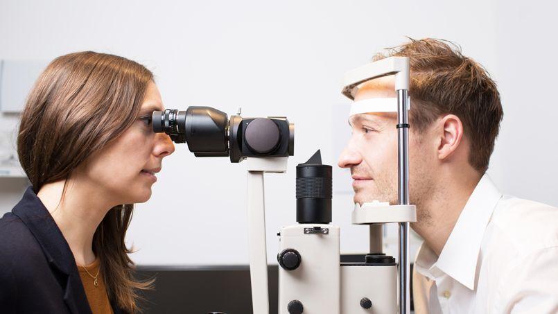 Yeux rouges et aphtes: attention à une inflammation des vaisseaux