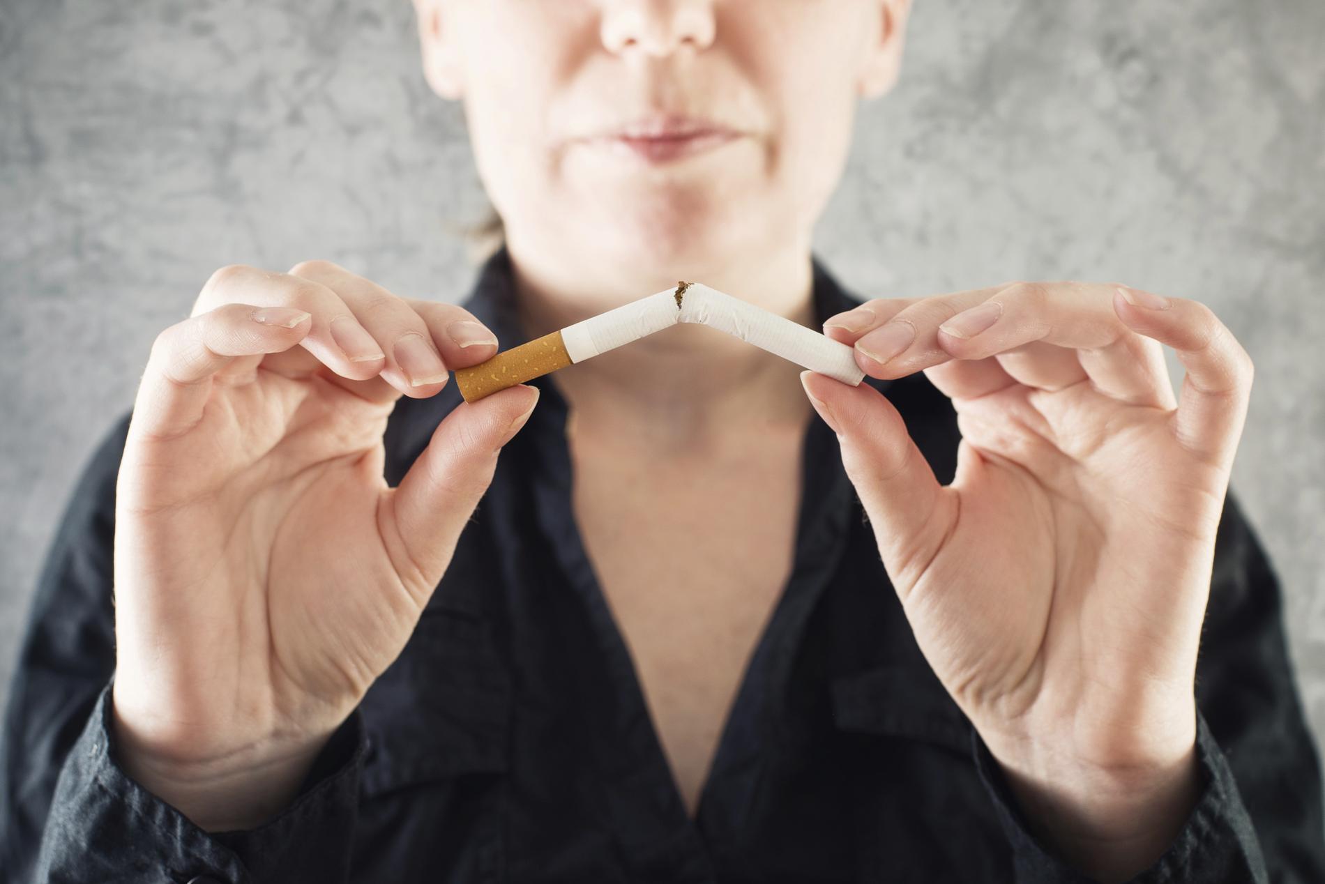 Arrêter de fumer grâce à l'hypnose, c'est possible ? - Madame Figaro