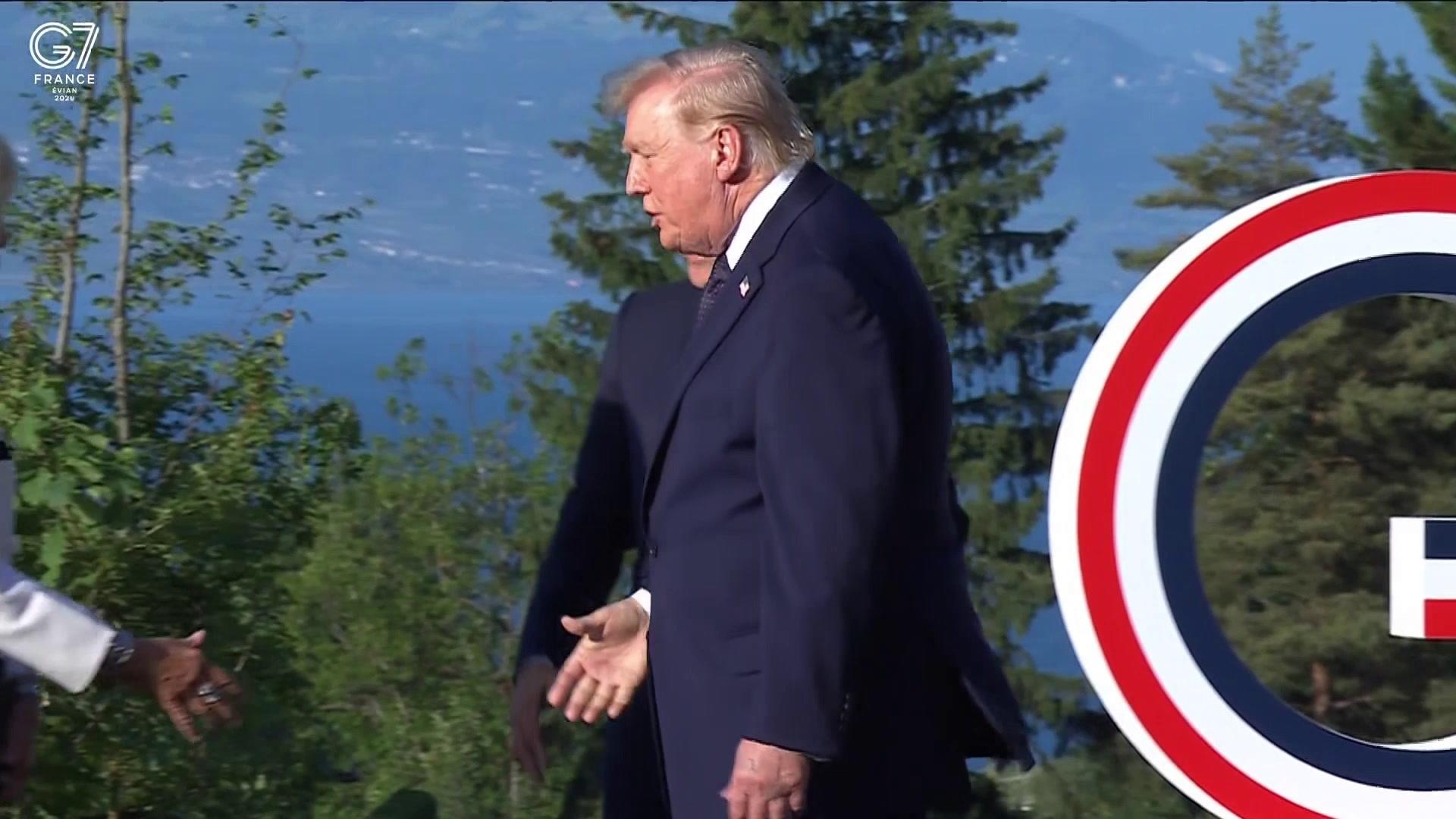 Donald Trump rejoint le couple présidentiel français au G7