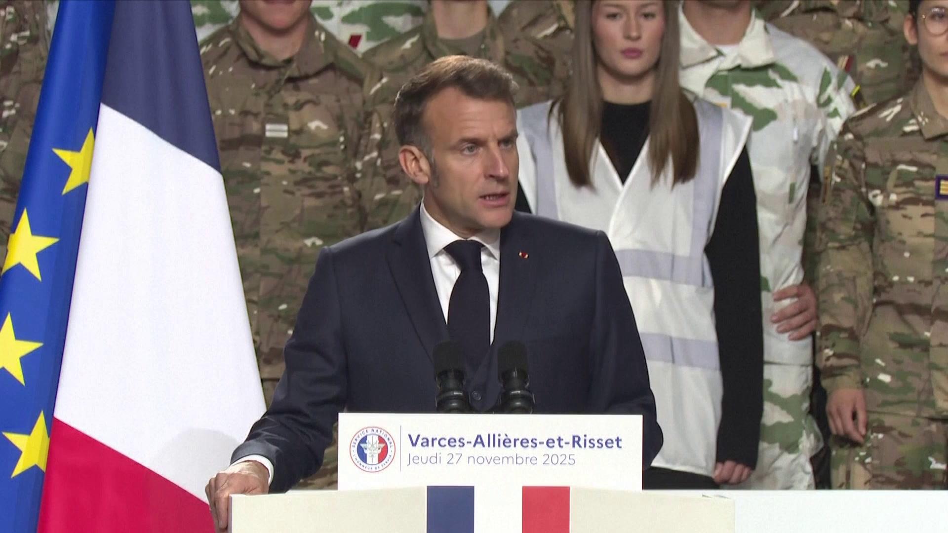 «Ni sérieux, ni utile» : Emmanuel Macron ferme la porte au retour du ...