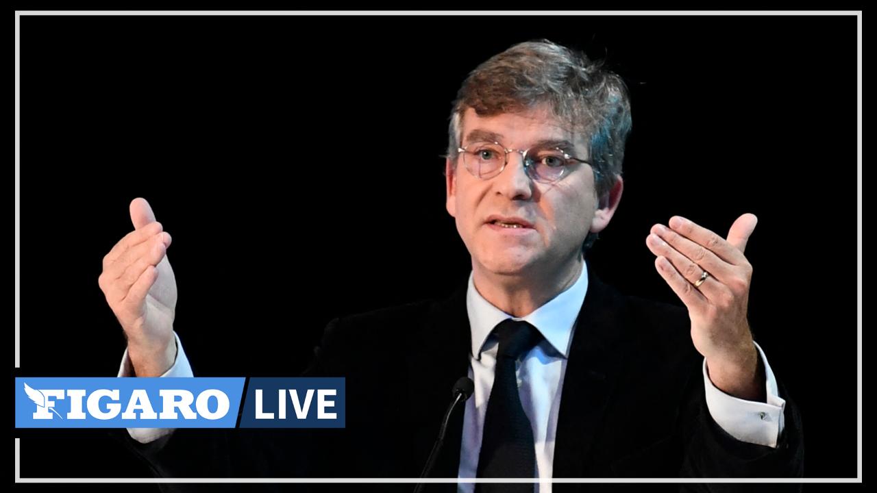 Sur Twitter, Arnaud Montebourg annonce être «prêt à offrir» sa candidature